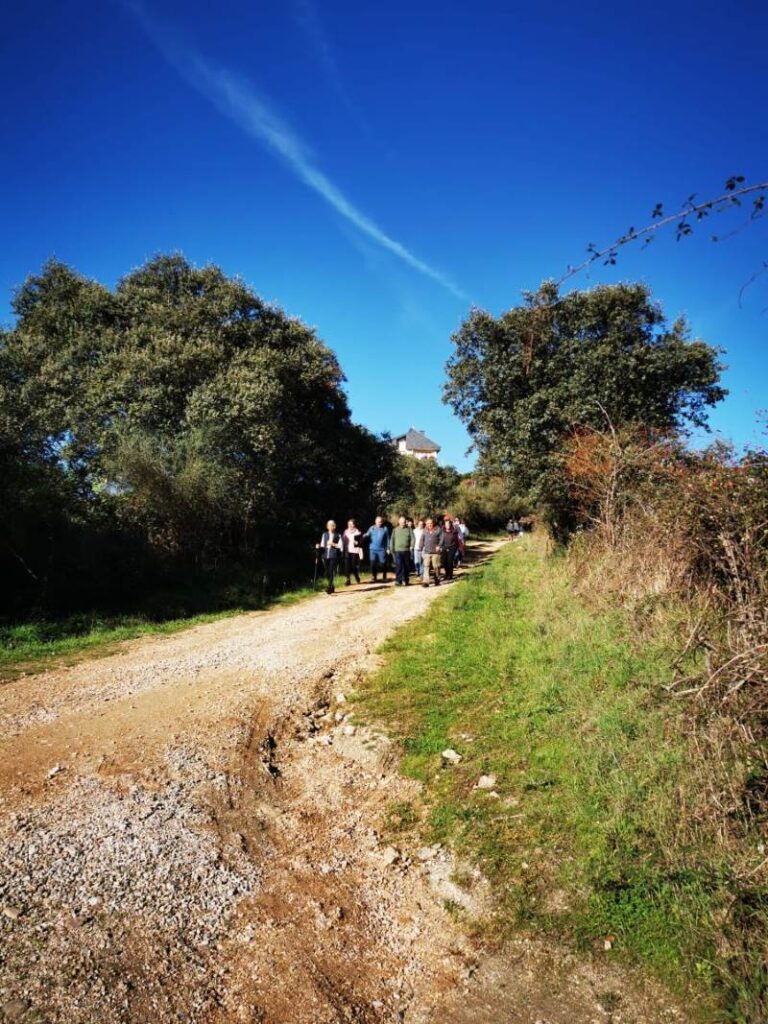 Una "andaina" acercó el arte de Yosso en O Bolo